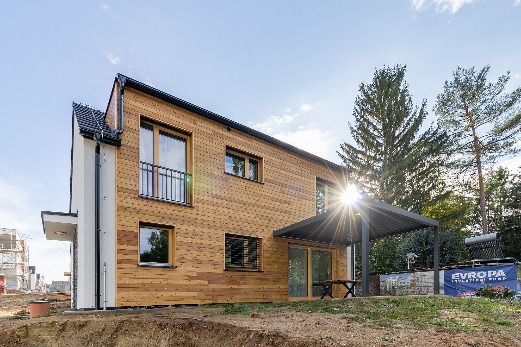 Lakeside Resort Slapy je unikátní projekt chat a apartmánů přímo u vody ...