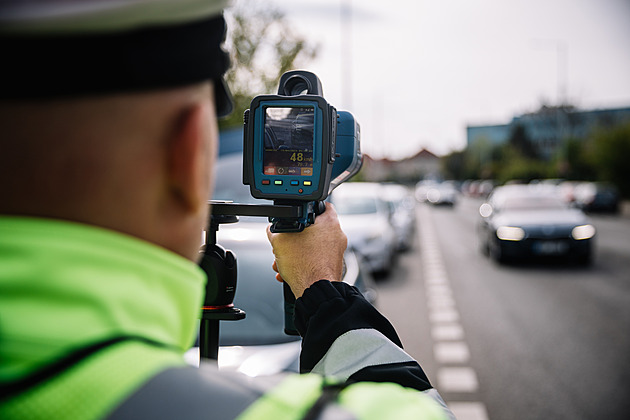 Účet za policejní manévry s radary: policie vybrala na pokutách 3,5 ...