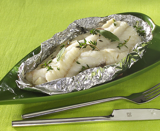 Fotogalerie: Ryba s bylinkami pečená v alobalu
