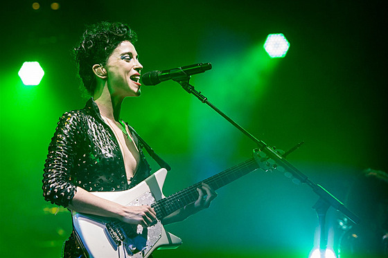 Nemate, jen zametá stopy. St. Vincent udělala na novém albu ...