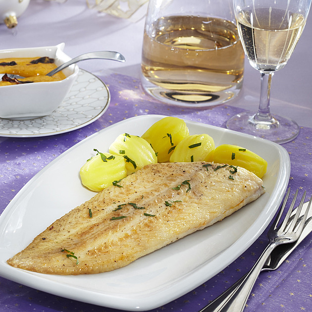 Fotogalerie: Pečená ryba s paprikovou omáčkou