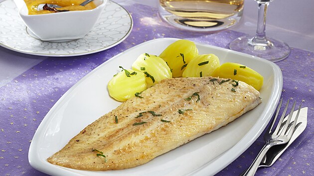 Pečená ryba s paprikovou omáčkou – Recepty iDNES.cz