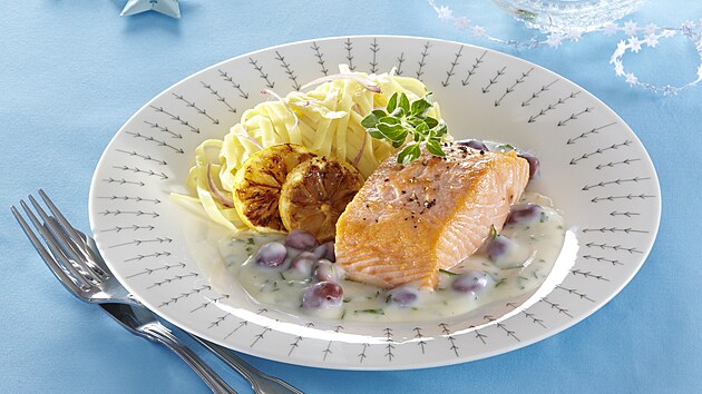 Steak z lososa s vinnou omáčkou – Recepty iDNES.cz