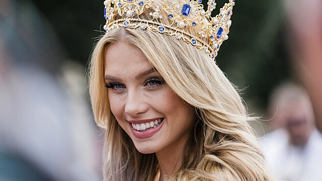 Justýna Zedníková skončila třetí na Miss Supranational - iDNES.cz