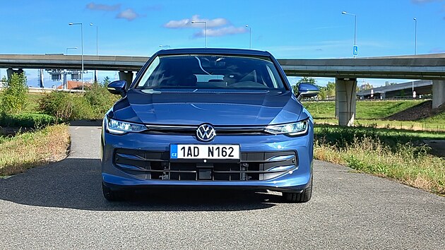 Volkswagen Golf cena dostupný automobil - iDNES.cz
