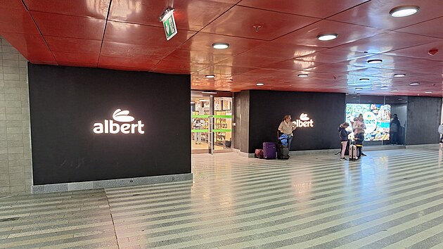 Nová možnost nákupu i o svátcích, na Hlavním nádraží v Praze přibyl ...