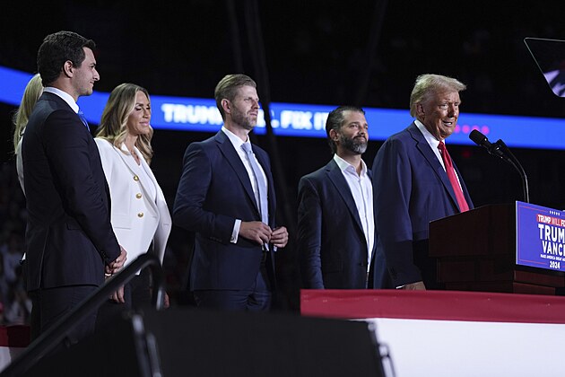 Zásnuby v Bílém domě. Trump junior a Andersonová se budou brát