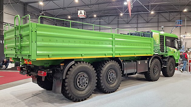 Tatra Force e-Drive Hybrid 8×8 má hybridní pohon. Jízda na elektřinu ...