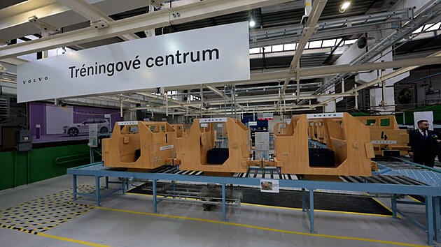 Volvo chystá výrobu elektroaut na Slovensku. Z Belgie přivezlo školící ...