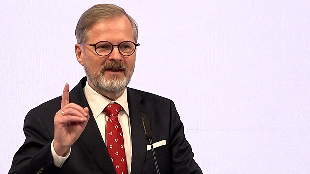 Máme splněno na 93 procent, říká Fiala. Slibuje ještě pružnější zákoník ...