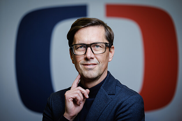 Jak Česká televize řeší sociální sítě i dary. Právník Hrabovský o nové ...