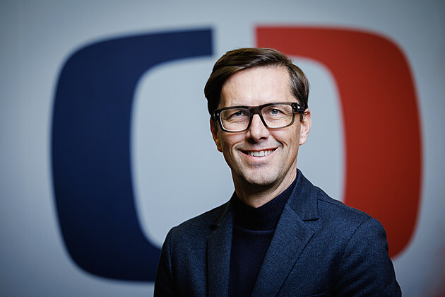 Jak Česká televize řeší sociální sítě i dary. Právník Hrabovský o nové ...