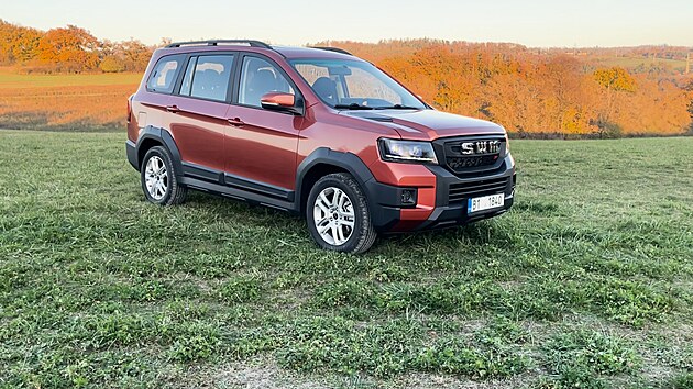 SWM G03F TIger: čínské sedmimístné SUV je oslavou obyčejnosti - iDNES.cz