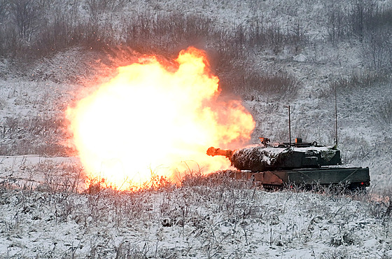 Leopardy poprvé v české přírodě. Armáda testuje v Doupově nové tanky ...