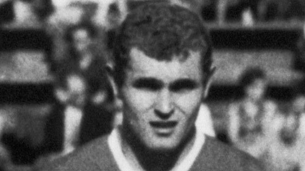 Zemřel dlouholetý obránce pražské Dukly a reprezentant Ivan Novák ...