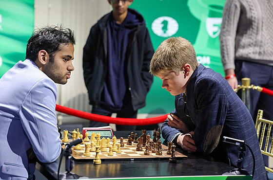 Rusové si podmanili pódium na MS v rapid šachu. Vyhrál osmnáctiletý ...