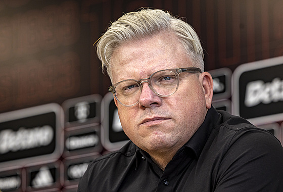 Změny pomůžou, zranění řešíme, řekl Friis. Noví lídři? Nebojte, najdeme ...