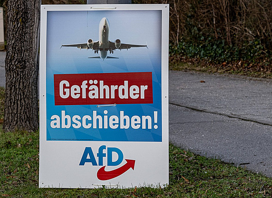 AfD dala lidem do schránek deportační letenky, případem se zabývá ...
