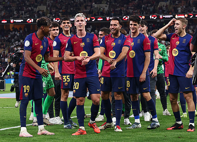 Sedm gólů i červená karta. Barcelona ve finále Superpoháru přejela Real ...