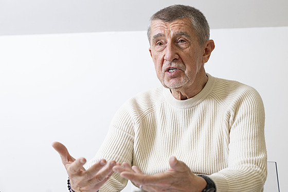 Andrej Babiš v komentáři kritizuje armádní nákupy - iDNES.cz