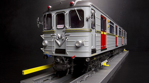 Rodil se 240 hodin. Model vagonu metra vznikl jako vzpomínka na hezké ...