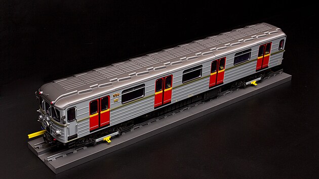 Rodil se 240 hodin. Model vagonu metra vznikl jako vzpomínka na hezké ...