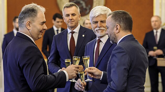 Akademie věd má nového předsedu. Prezident do funkce jmenoval fyzika ...