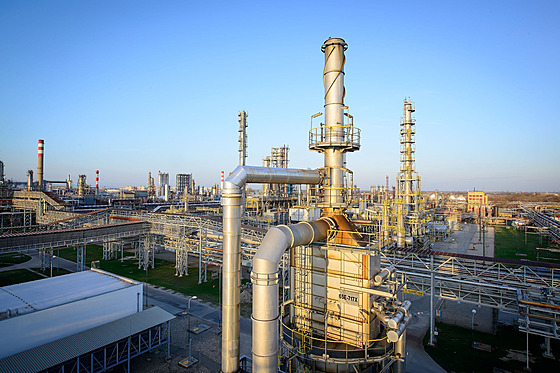 Výjimka na produkty z ruské ropy končí 6. června, Slovnaft navýší dovoz ...