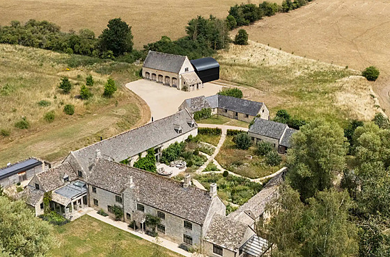 A jdou zas o dům dál. Ellen DeGeneres s patnerkou prodávají nemovitost ...