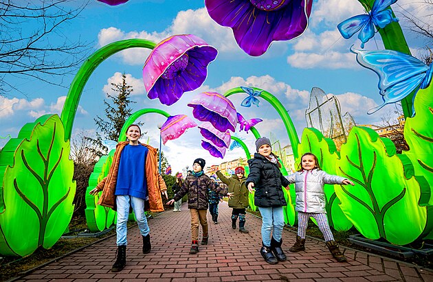 Wonderland přichází! Světelný zábavní park v Praze otevírá 26. září ...