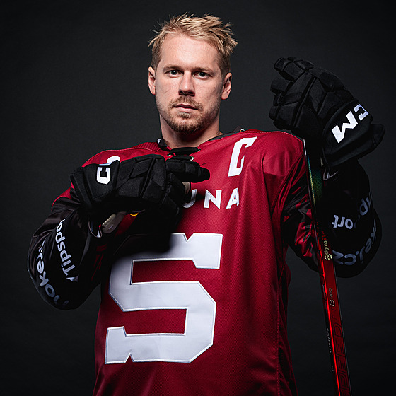 Novým kapitánem hokejové Sparty se stal Filip Chlapík - iDNES.cz