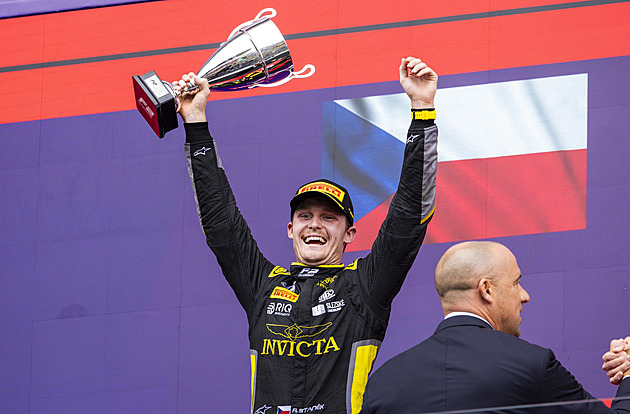 Formule 2: Roman Staněk dojel druhý v Abú Zabí - iDNES.cz