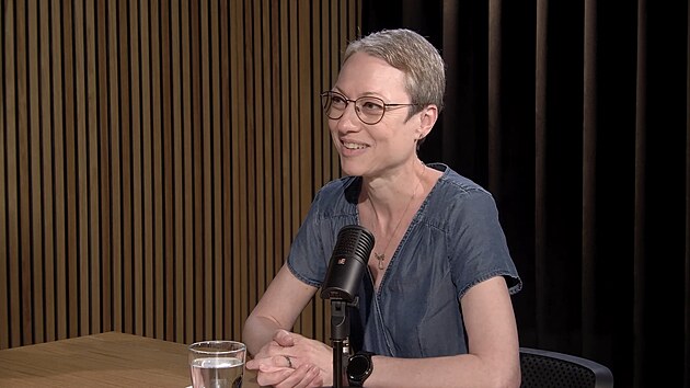 Podcast: NA KAFI: Žíly jsou naši upracovaní horníci, oteklé kotníky ...