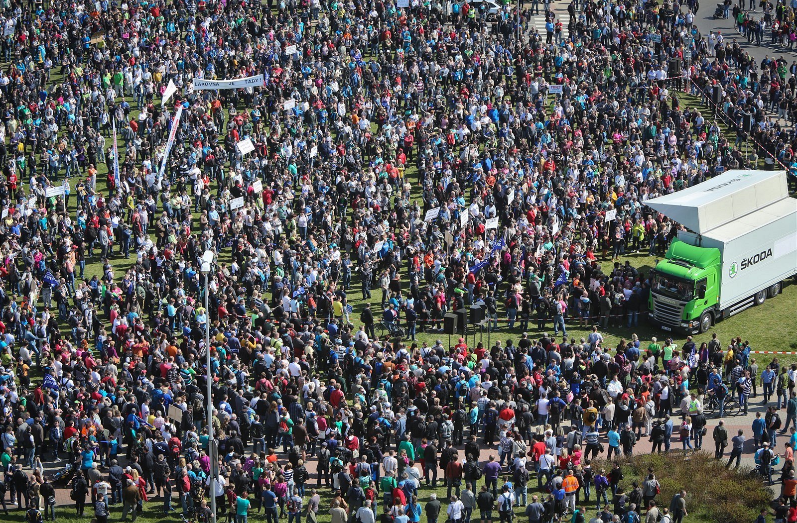 Fotogalerie: Stávky se zúčastnily tisíce zaměstnanců mladoboleslavské ...