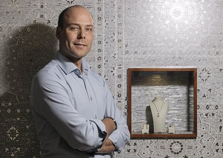 V moci drahých kamenů. Ženy se změnily, často si šperky kupují samy ...