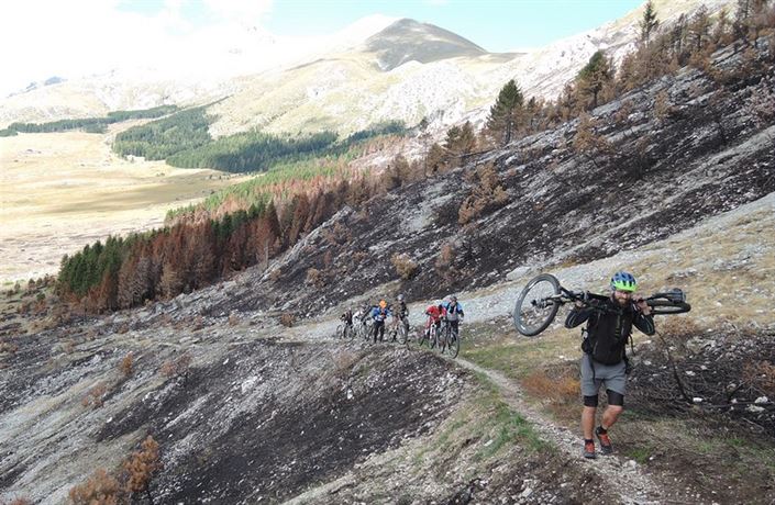 Liduprázdné Apeniny jsou plné přírodních trailů, MTB nadšenci se vyřádí ...