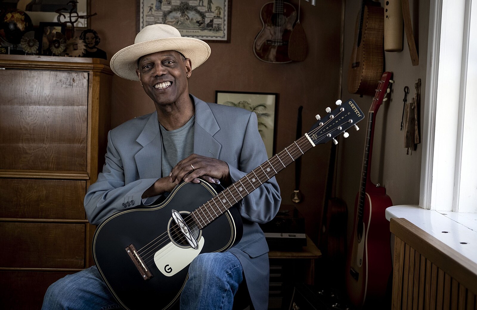 V blues je stále co nacházet. Písničkář Eric Bibb to dokazuje novým ...