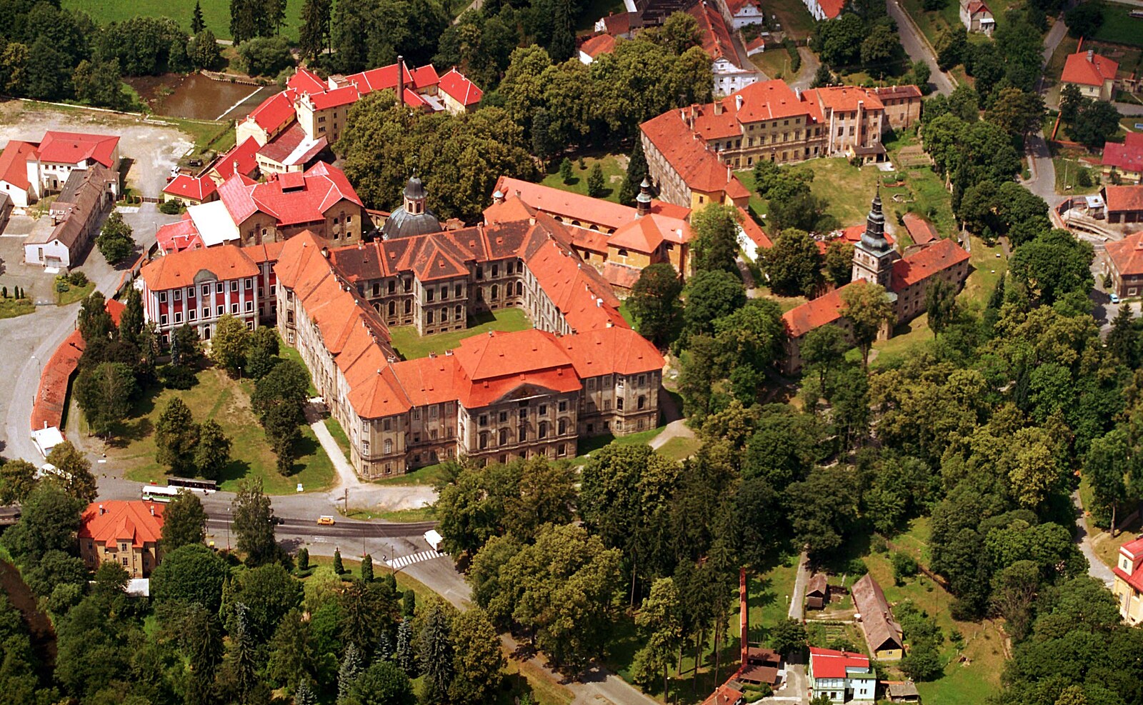 Santiniho umění a klášter Plasy. Nový prohlídkový okruh vás zavede do ...