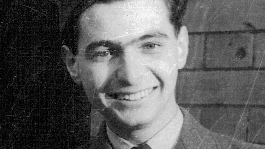 Lovec ponorek a šprýmař. Němci mu vyvraždili rodinu, po válce Arnošt ...