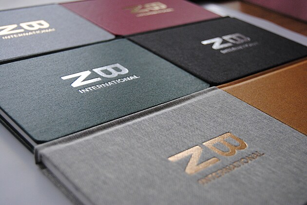 V jejich plátně vyšel Harry Potter. Česká firma BN International umí i ...