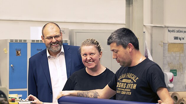 V jejich plátně vyšel Harry Potter. Česká firma BN International umí i ...