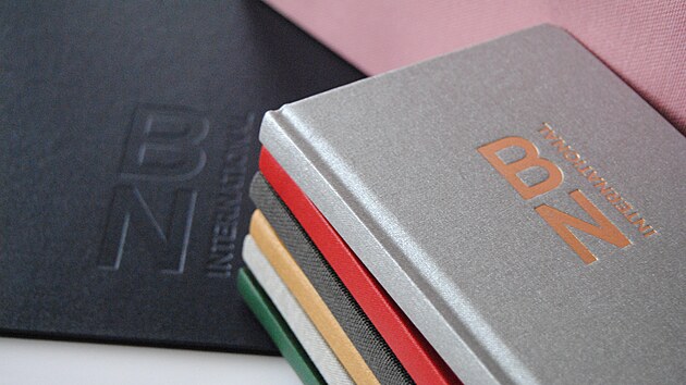 V jejich plátně vyšel Harry Potter. Česká firma BN International umí i ...