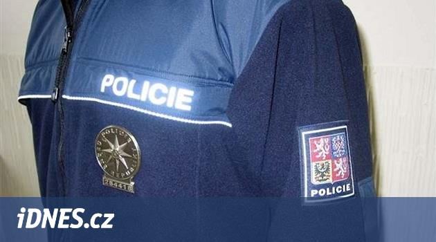 Prádelna čistila uniformy pro ministerstvo vnitra dvakrát dráž, teď ...