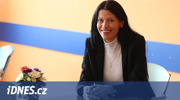 V boji o hejtmana dostala výprask, pak Kadlecovou zaměstnala pošta ...