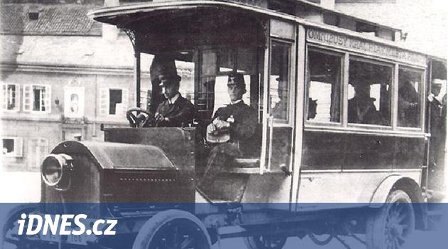 První autobus vyjel v Praze před 105 lety, z Malé Strany na Pohořelec ...