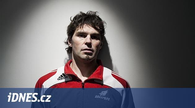 OBRAZEM: Zatorsky a Zátorský vystavují. Jeden vlčí máky, druhý Jágra ...