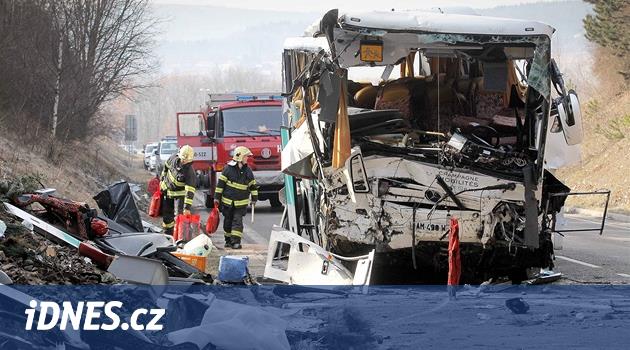 Nehoda autobusu prověřila nemocnici. Studénka byla horší, říká lékař ...