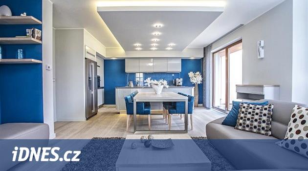 Tak barevný interiér jen tak neuvidíte. V domě vládne kachní modrá ...