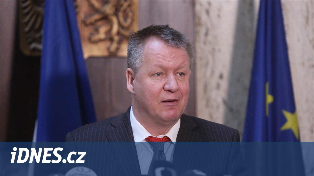 SOCDEM povede v kraji do voleb exministr Němeček, chce řešit nedostatek lékařů - iDNES.cz