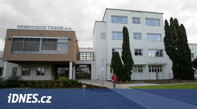 V areálu táborské nemocnice se zastřelil muž, měl legálně drženou zbraň ...